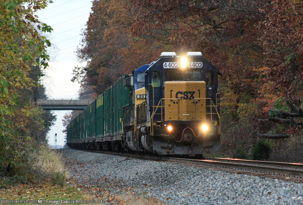 CSX 4402 and train Q702